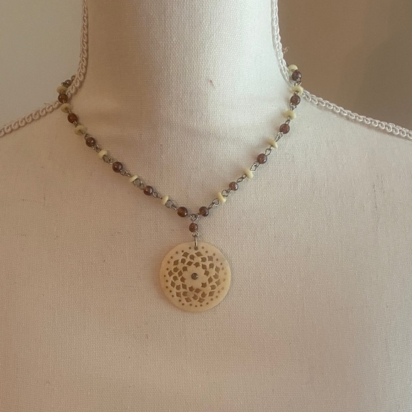 Jewelry | Elegant Tan And Brown Pendant Necklace | Poshmark